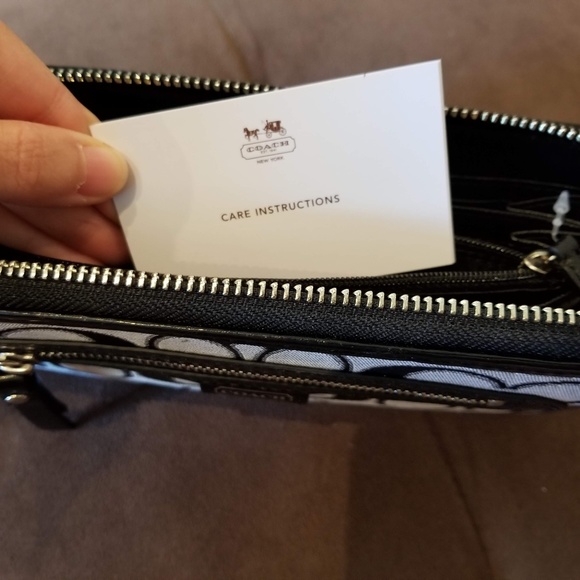 Coach | Bags | Coach Daisy Outline Signature Metallic Zip Around | Poshmark